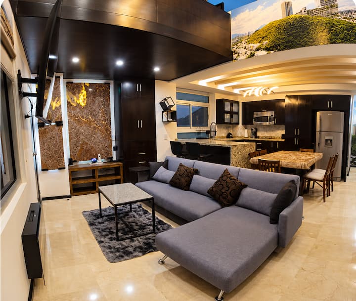 Penthouse: Location, View, Etc. - Monterrey
