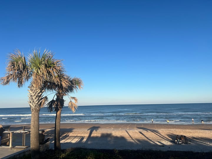 Steps To The Sand & Perfect For Families - Ormond Beach, FL