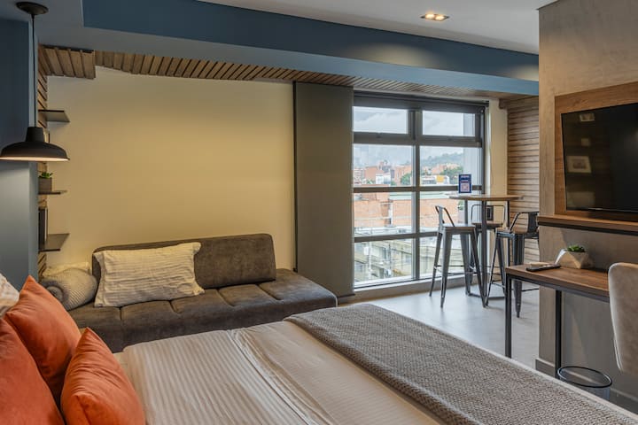 Loft Urbano En La 70 Con Wifi Y Ac - Medellín