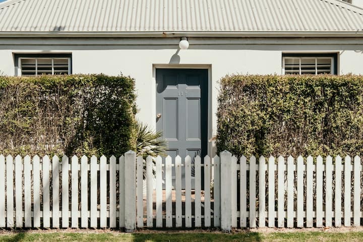 Thistle Cottage ~ Port Fairy - Port Fairy