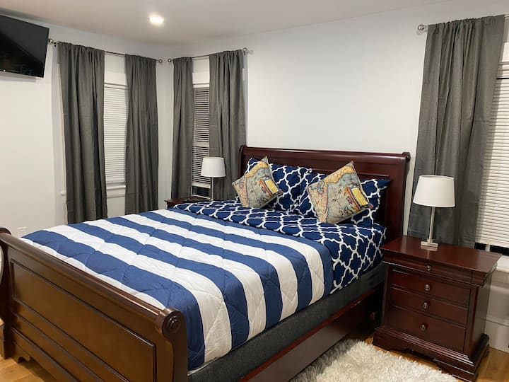 Modern Bedroom In Cambridge - Somerville, MA