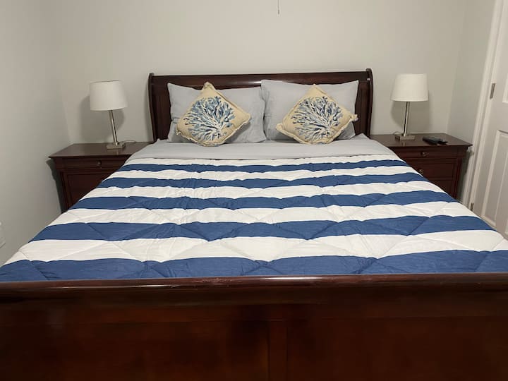 Cozy Bedroom With Attached Bathroom - Cambridge, MA