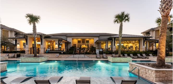 Modern Resort Style Apartment - Timberwood Park - San Antonio