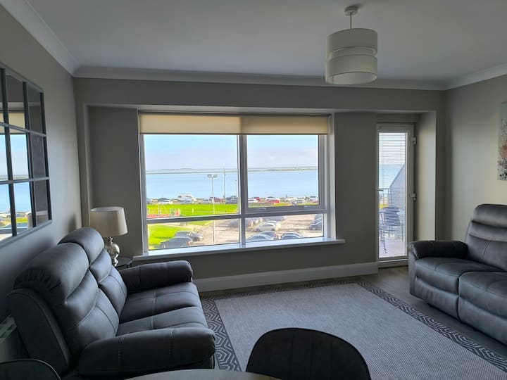 Seaview Modern Apartment - Galway