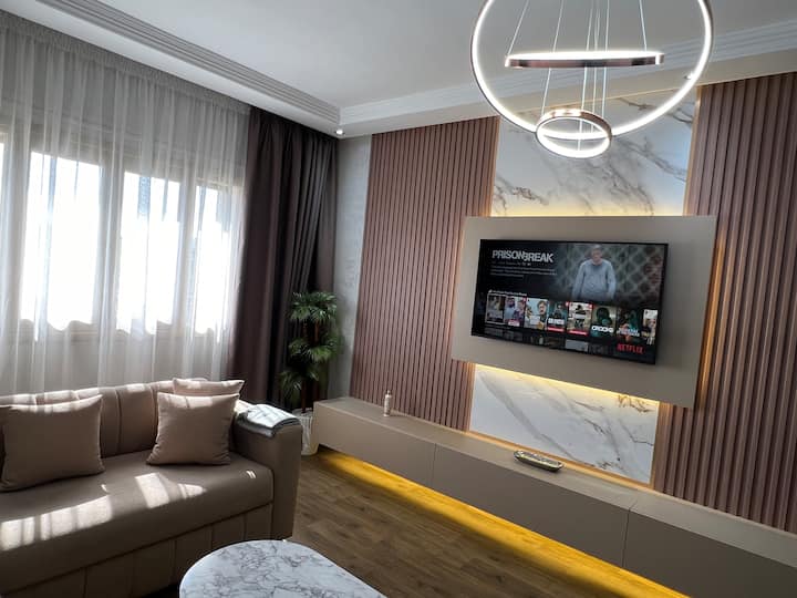 Central Apt With Balcony & Stunning View - Tánger