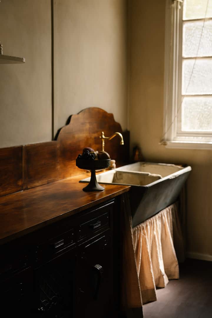 The Travelling Bishop ~ Historic Church - Gunbower