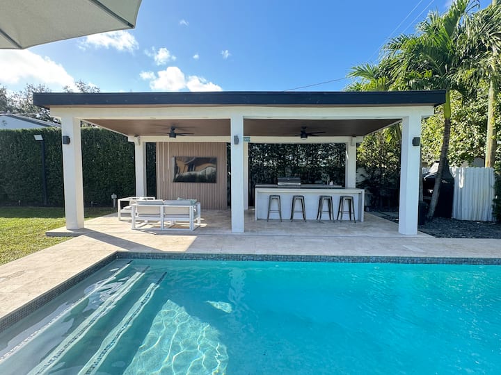 Amazing Miami Home | Pool & Bbq - Miami Springs, FL