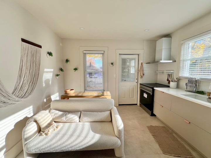 Cozy 2bd W/ Queen Beds & Laundry - Norwood, MA