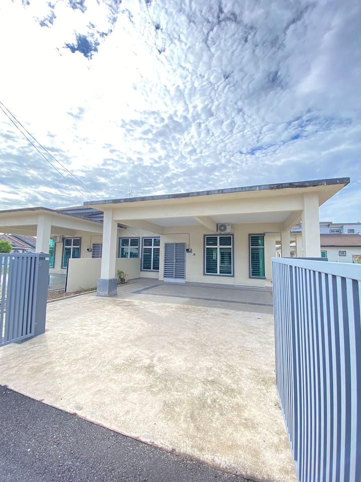 Dramayu Homestay 2 , 3 Rooms In Chukai , Kemaman - Chukai