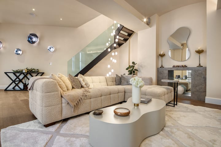 Historic Cubitt Lodge| 3bd 3ba Gem W Steam Room - London