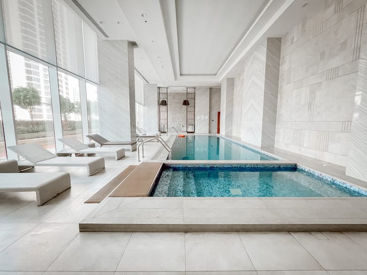 1 Bedroom Luxury City View Apartment | Seef - Manama