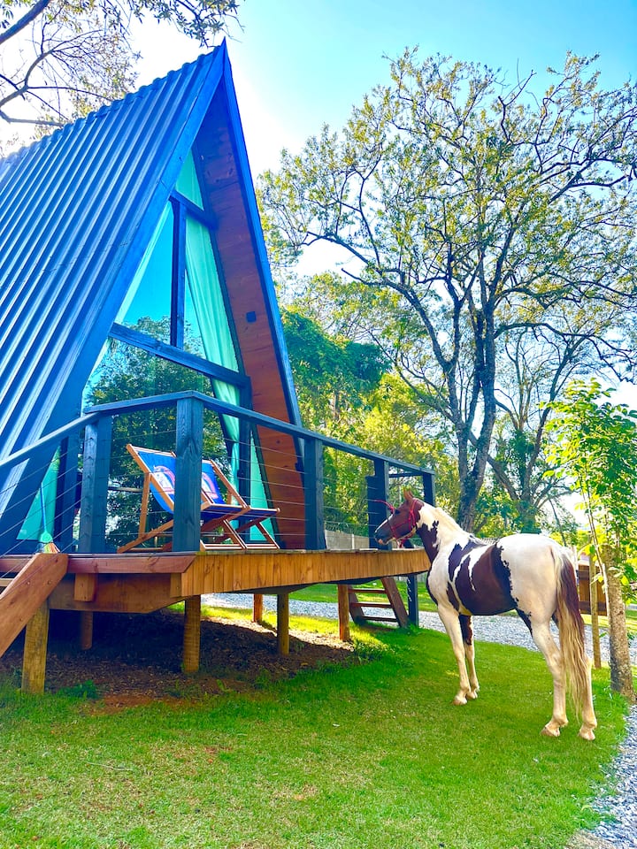 Chalé Dos Namorados | Jacuzzi, Lareira & Haras - Ibiúna