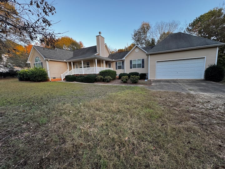 Home Sweet Home /4 Bedroom - Hampton, GA