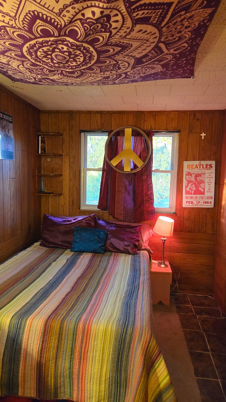 Traveler's Refuge-starvingartist - Edina, MN