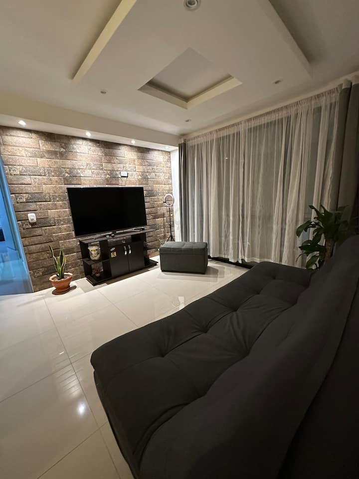 Habitación Cómoda Para Tu Estadía - Cali