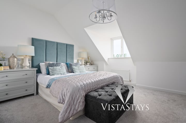 Contractor Deal 10% Off! Free Parking & Ps4 - Glasgow