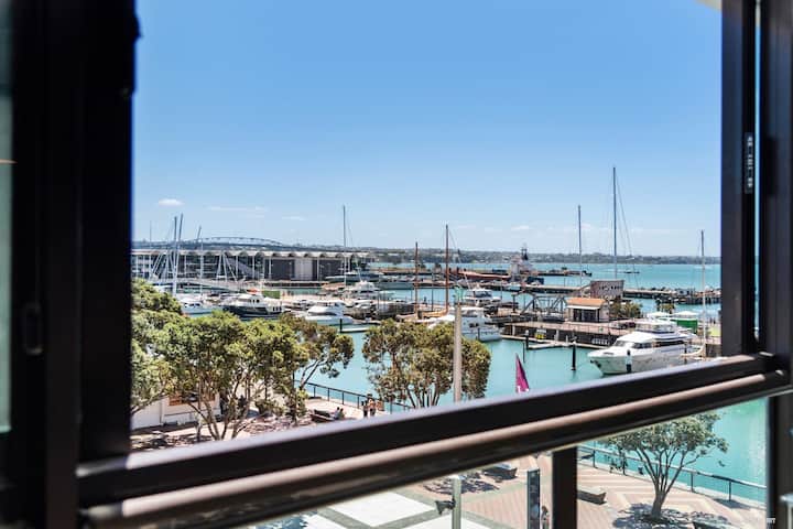 In The Heart Of The Viaduct With Internal Carpark - Auckland