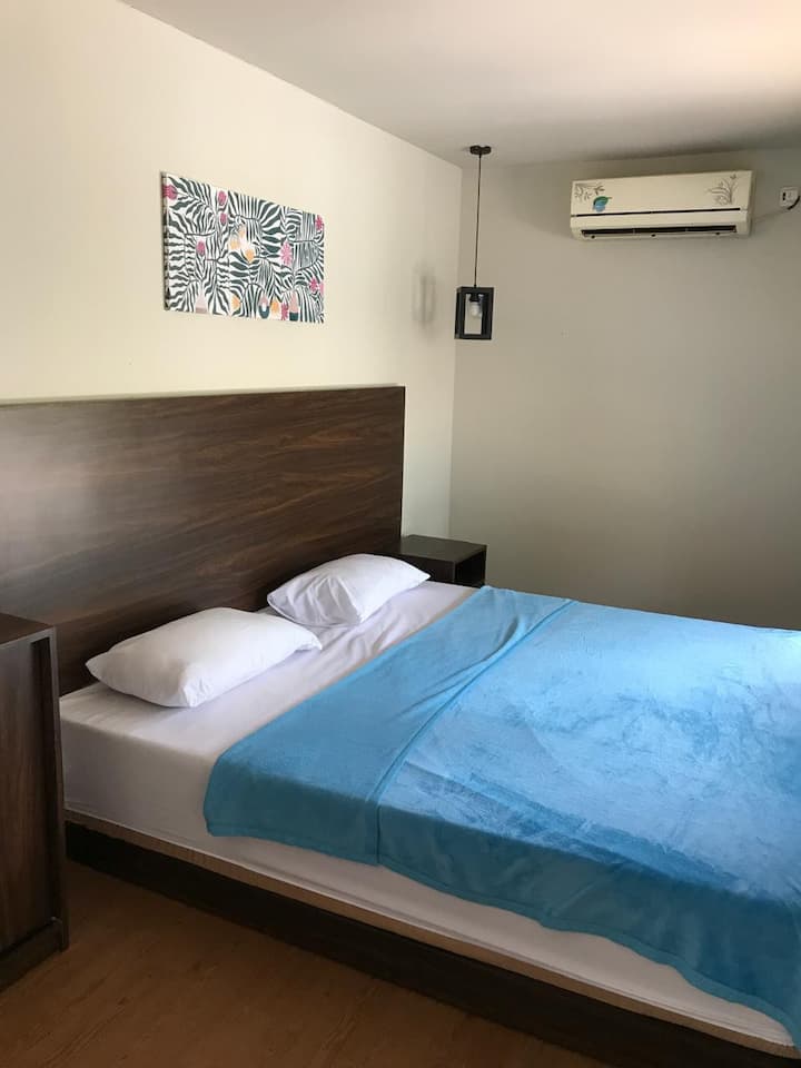 Yellow Container Room
Twin Bed - Banjar