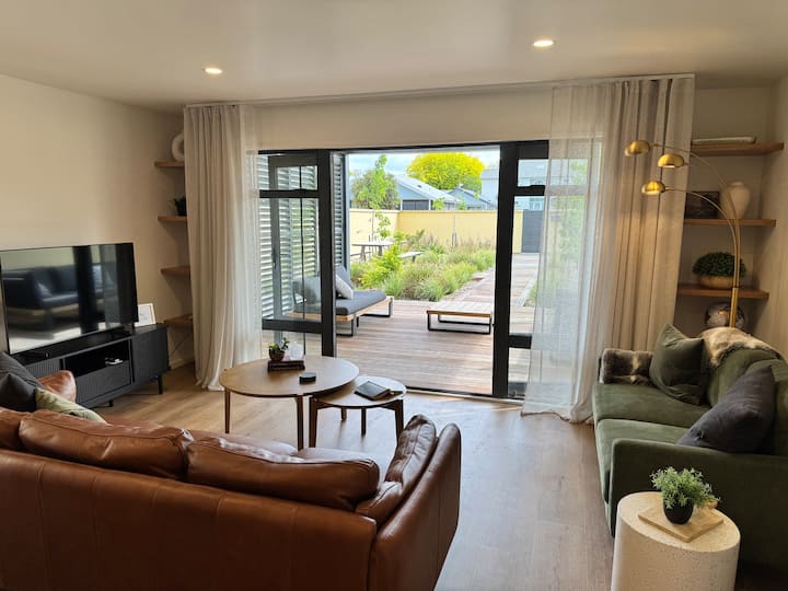 The Kings Domain - Luxurious Townhouse In The Cbd - Blenheim