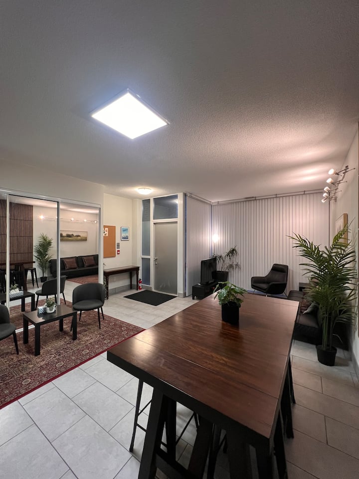 Spacious Private Dt Toronto Getaway | 1br, 2 Beds - Toronto