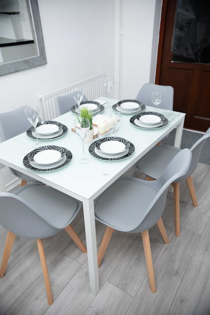 Emerald Haven. 5* Proximity - London