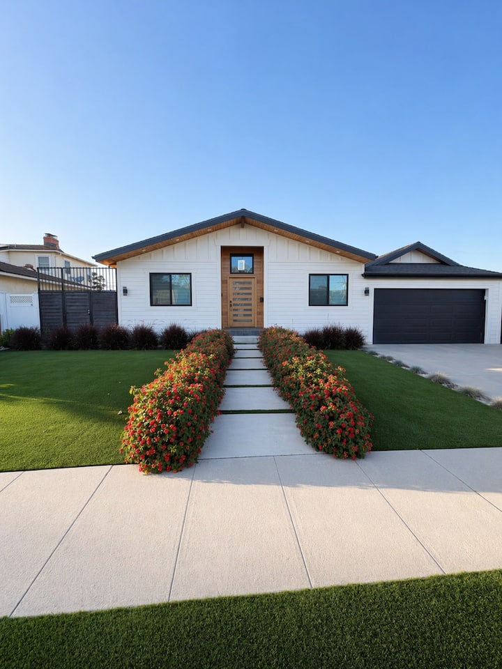 Have Fun In A Modern House - Inglewood, CA