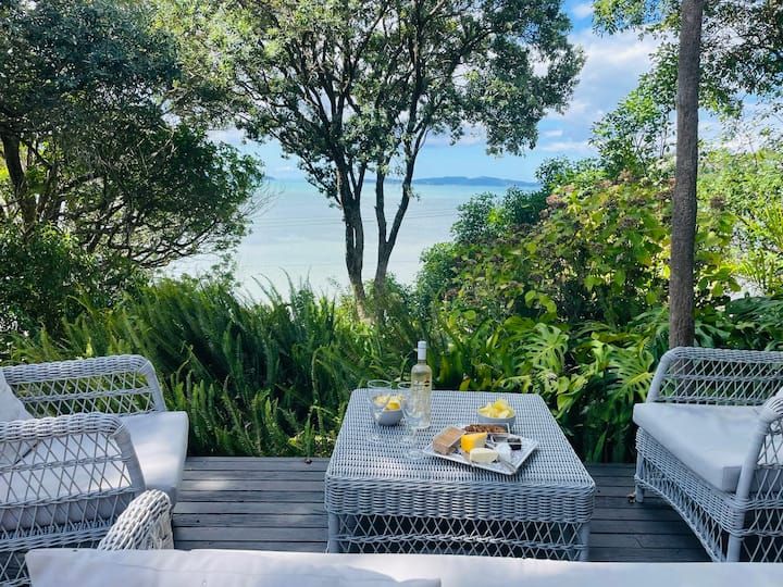 Beach Front Holiday Home - Matakana