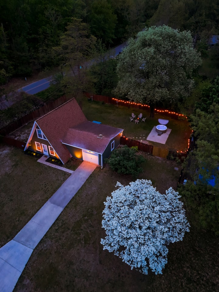 A-frame • Hot Tub • Fire Pit • Wineries • Beach - Stevensville, MI