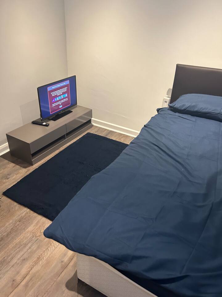 Cosy Room (7) - Horsham, UK