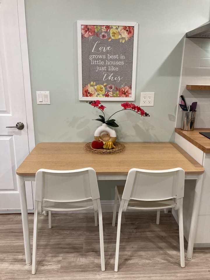 Cozy Private Entry Studio, - Bakersfield, CA