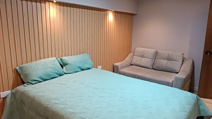 Departamento Duplex De Lujo, 1 Hab, Wifi, Garaje - Cuenca