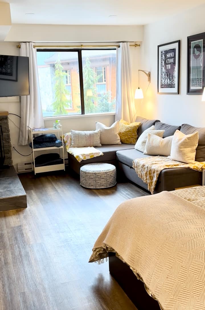 Side A - Creekside Whistler W/full Kitchen - Whistler