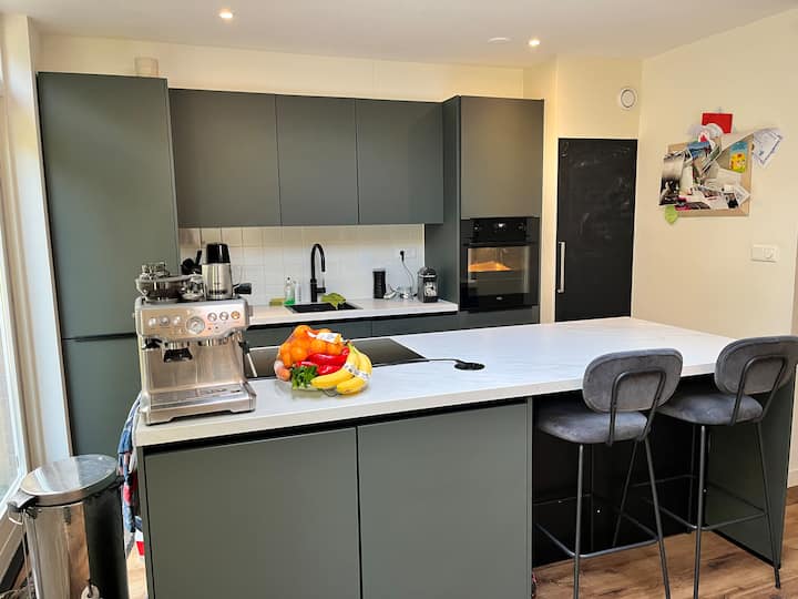 Licht En Ruim 3 Kamer Appartement Met Tuin - Amsterdam