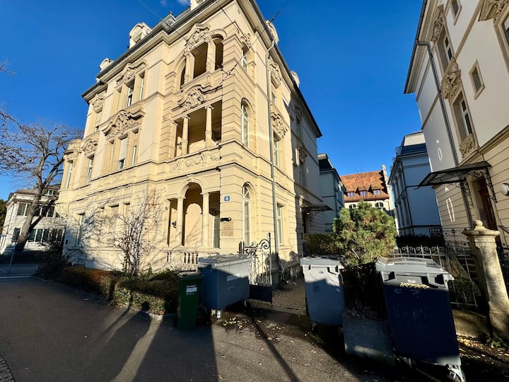 Central Stay: Near Lake & Tram/bus Stop - Zurich