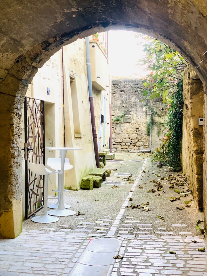 Stone Apartment In The Old Town With Bike Shelter - Uzès