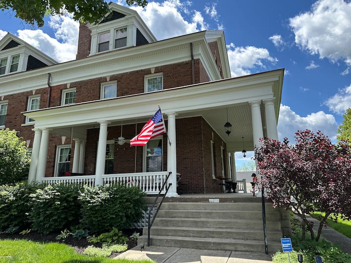 2 Bedroom Suite In Historic Home - Indianapolis, IN