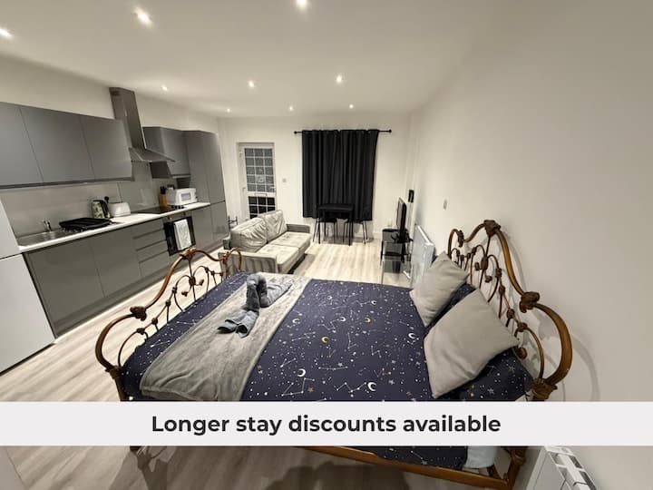 Private Studio Near Watford Junction - Watford