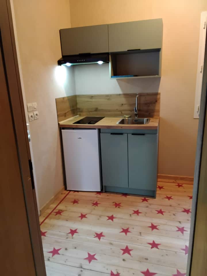 Grande Chambre Lumineuse, Cuisine, Sdb Et Jardin - Vauvert
