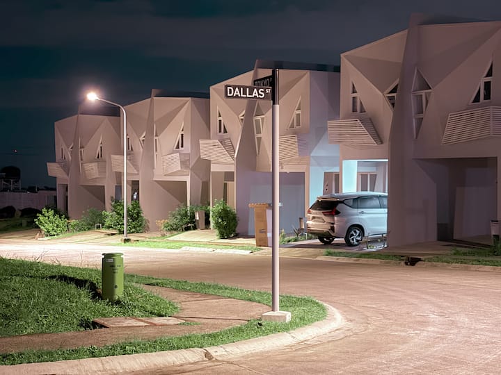 Summer Staycation Townhouse • Near Tagaytay • Pool - Nasugbu