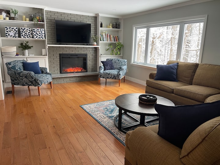 Family, Friends, And Fun! Relax On 4 Private Acres - Jamaica, VT