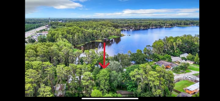 Off-road Lakefront Cabin - Land O' Lakes, FL