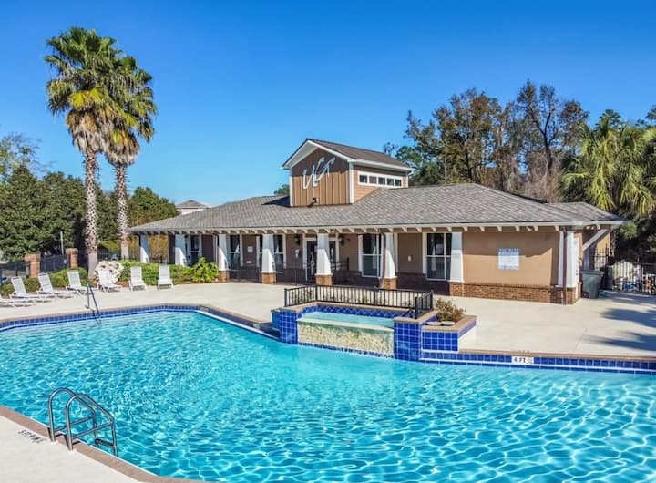 Comfy Gated Community Townhome - Tallahassee, FL