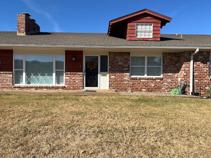 Charming Condo With Patio! - Bartlesville, OK