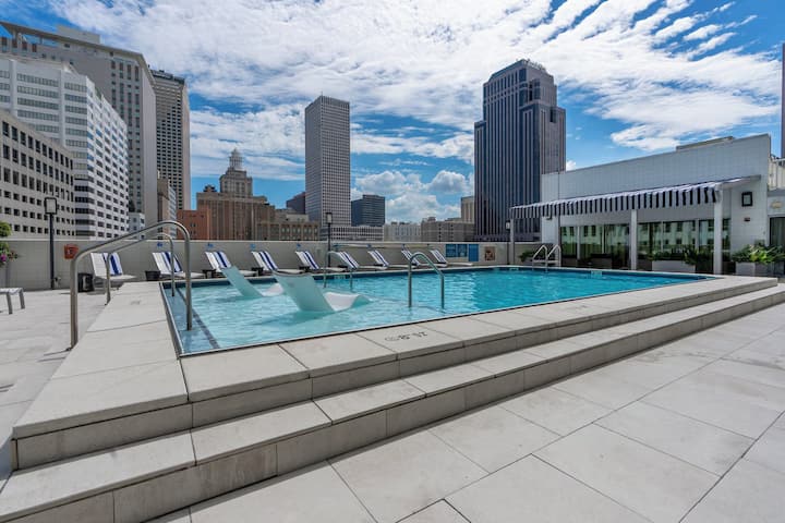 Queen Room - Holiday Inn Dt Gem With Rooftop Pool - Louisiana