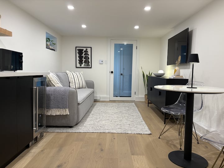 The Junction Studio Suite - 1 Min From Up Express - Toronto