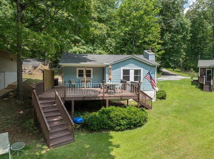 2/1 Waterfront Cottage, Pet Friendly, Boat Dock - Seneca, SC