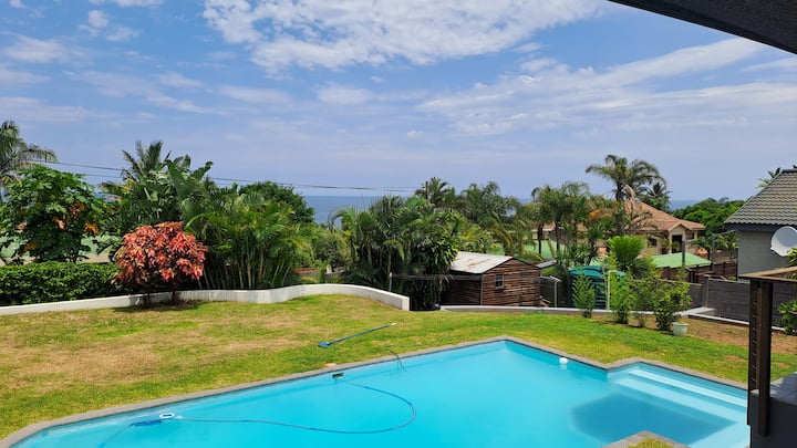 3 Ensuite Bedrooms, Sea View, Private Pool & Solar - Dolphin Coast