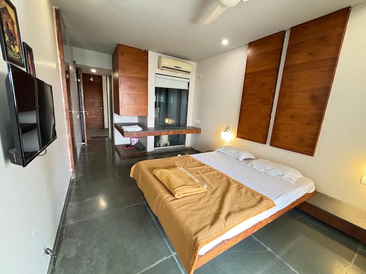 Room No 101 In Club House - Bardoli