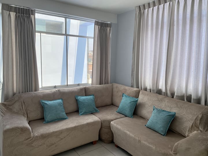 Camher-
Nuevo Chimbote
4to Piso
4habitaciones - Santa