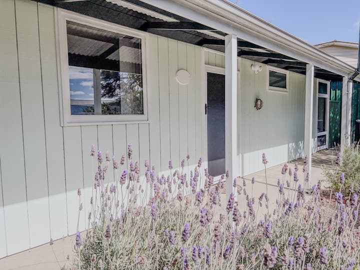 Retro Goolwa Shack · Pet Friendly · Walk To Beach - Goolwa
